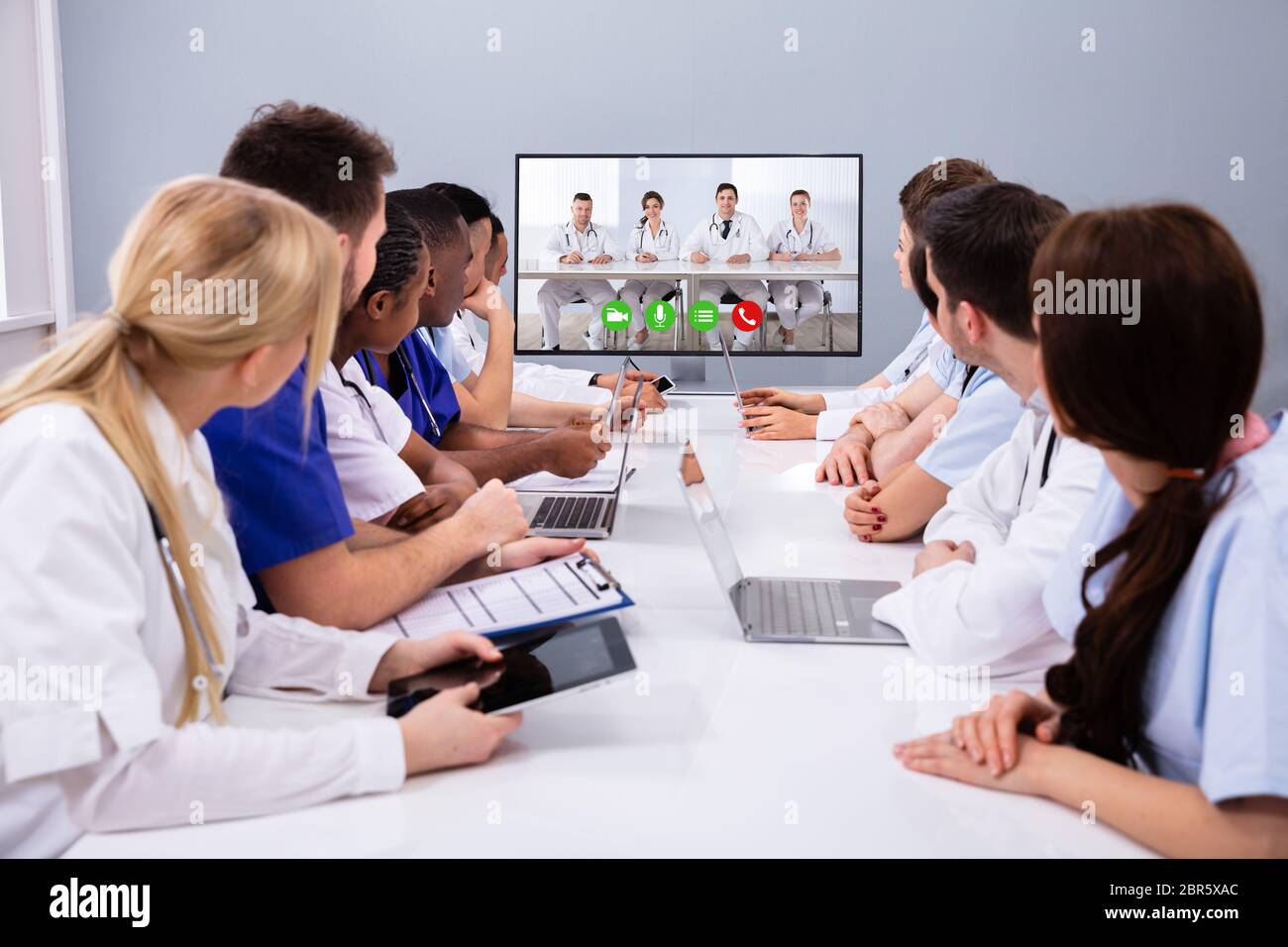 Multi screen projection hi-res stock photography and images - Alamy
