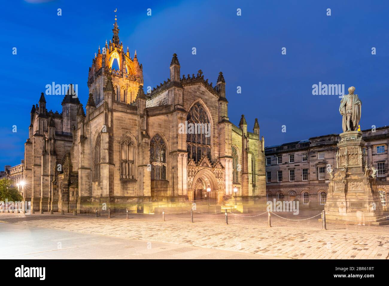 Edinburgh royal mile aerial view hi-res stock photography and images ...