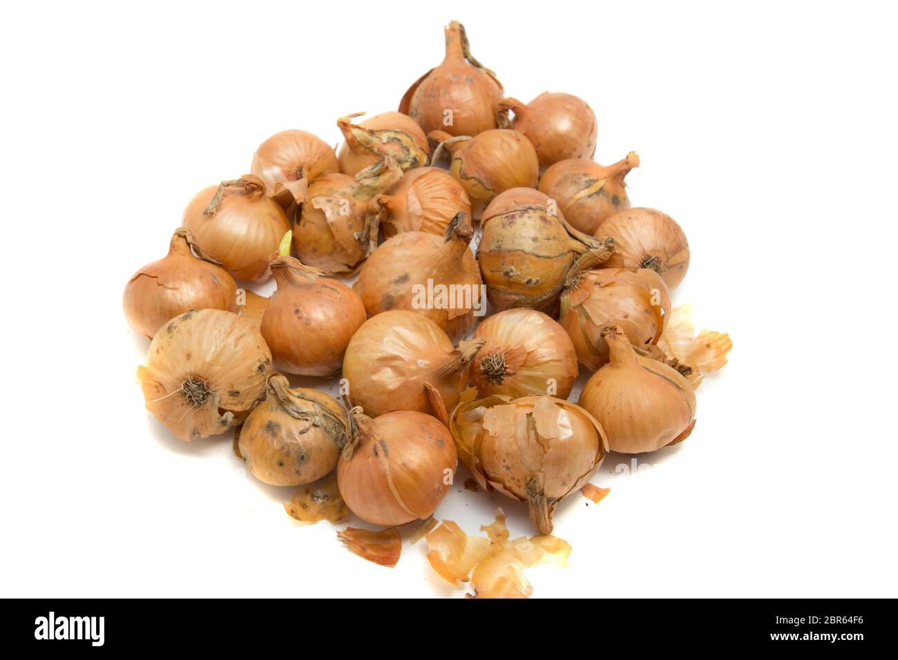 pile of natural onions with some small defects Stock Photo - Alamy