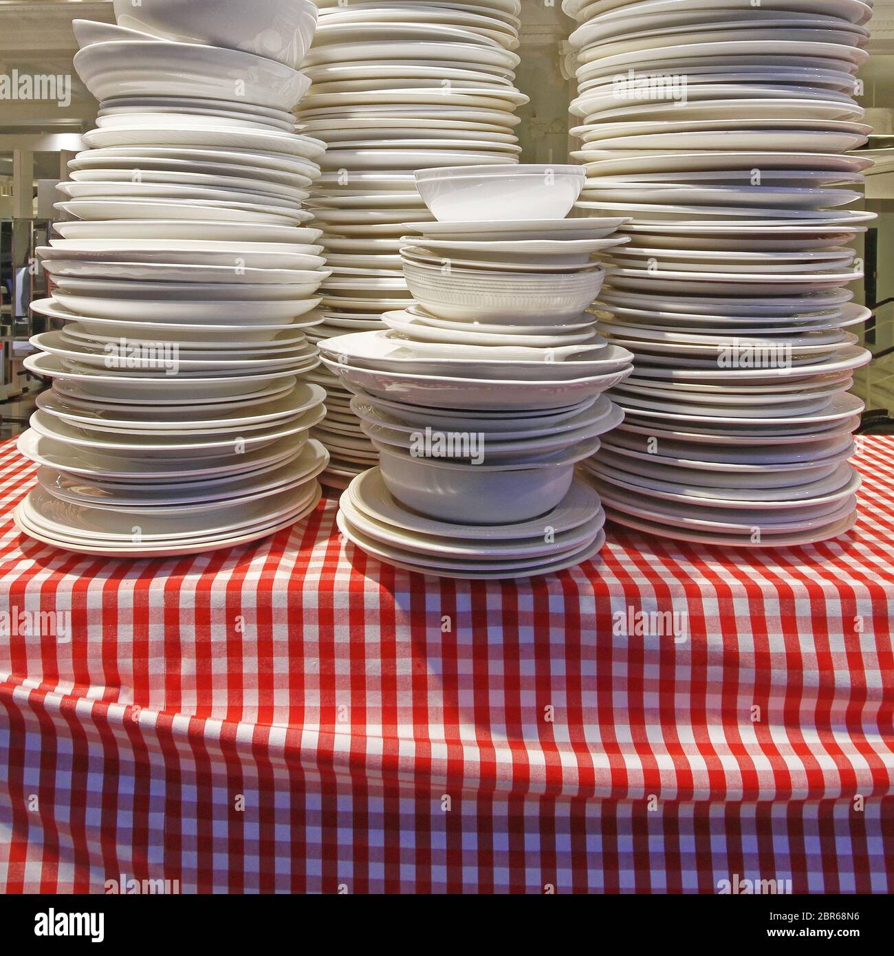 Big Pile of White Plates and Dishes Stock Photo - Alamy