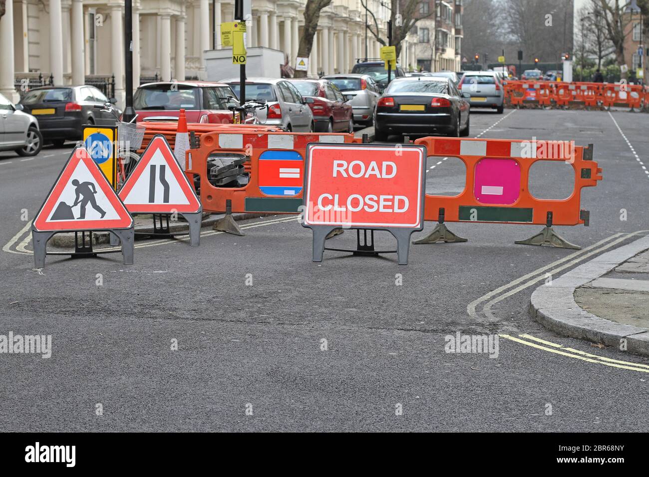 Under reconstruction road signs hi-res stock photography and images - Alamy