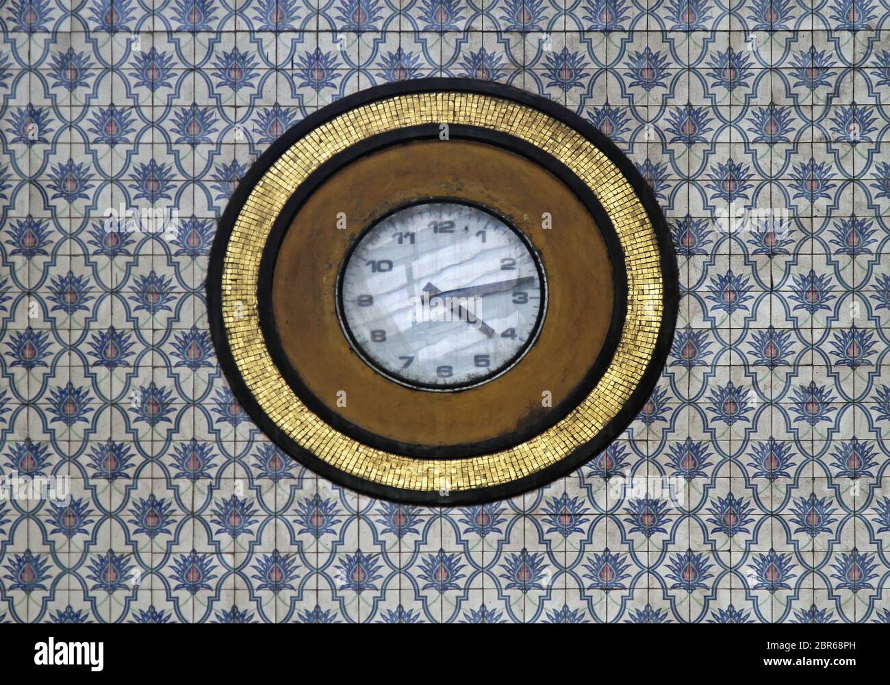 Golden Analog Clock at Train Station in Cairo Egypt Stock Photo - Alamy