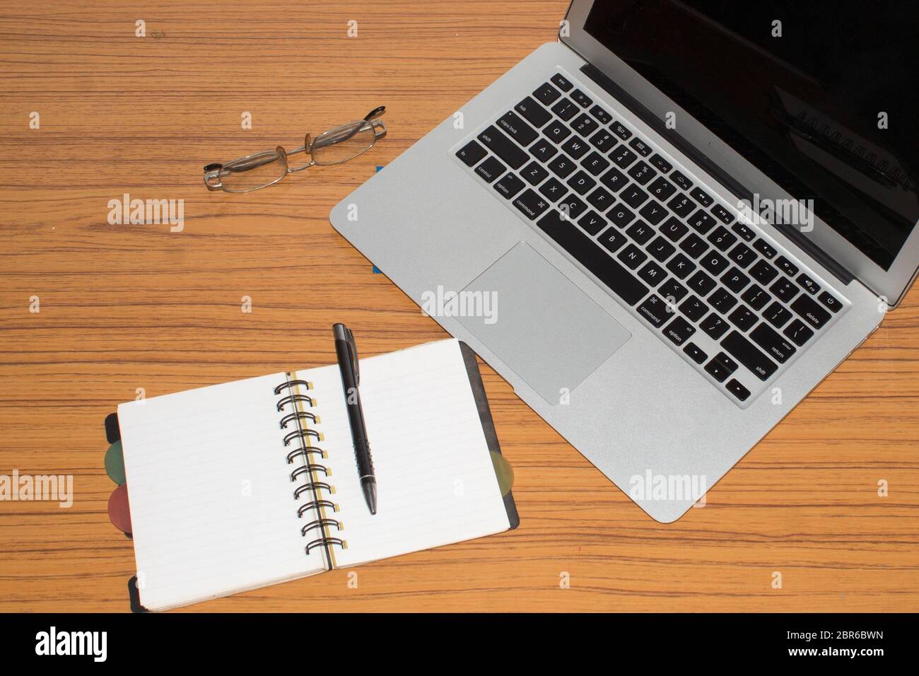 Office table top view hi-res stock photography and images - Alamy