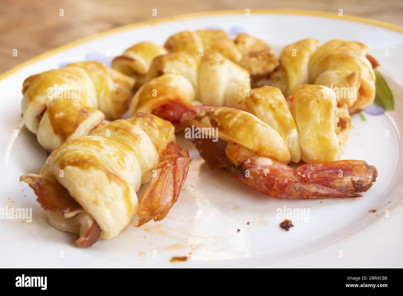 Prawns in puff pastry hi-res stock photography and images - Alamy