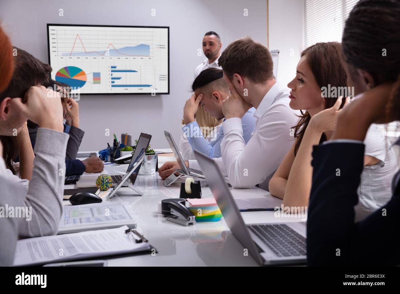 Black woman meeting unhappy hi-res stock photography and images - Alamy