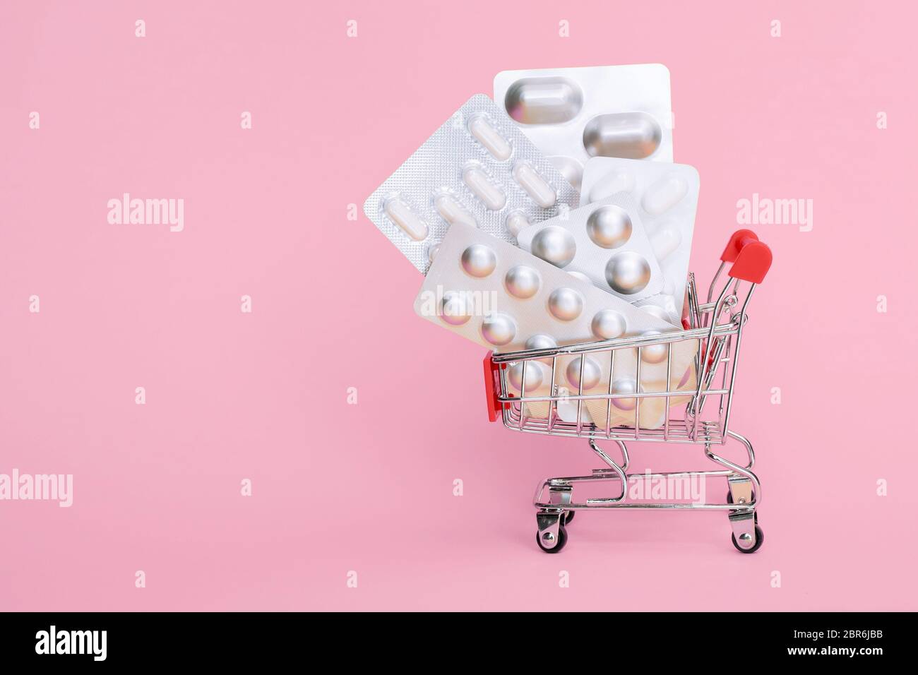 Medication delivery hi-res stock photography and images - Alamy