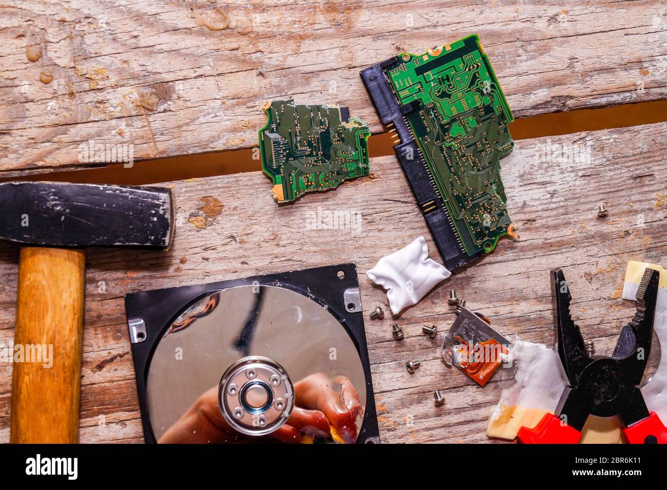 Breaks the circuit hi-res stock photography and images - Alamy