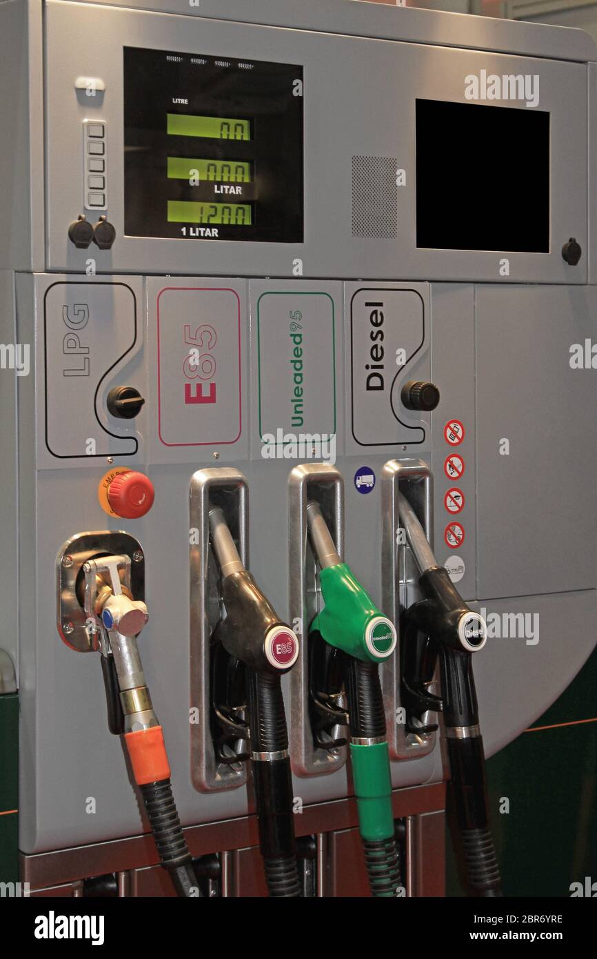 Fuel Dispenser With Four Nozzles Lpg Diesel and Petrol at Filling ...