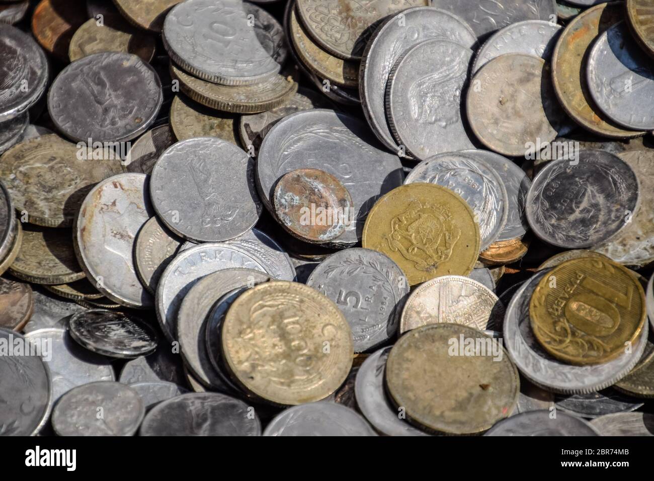 Old Turkish coins kurus and lira. Outdated metal money Stock Photo - Alamy