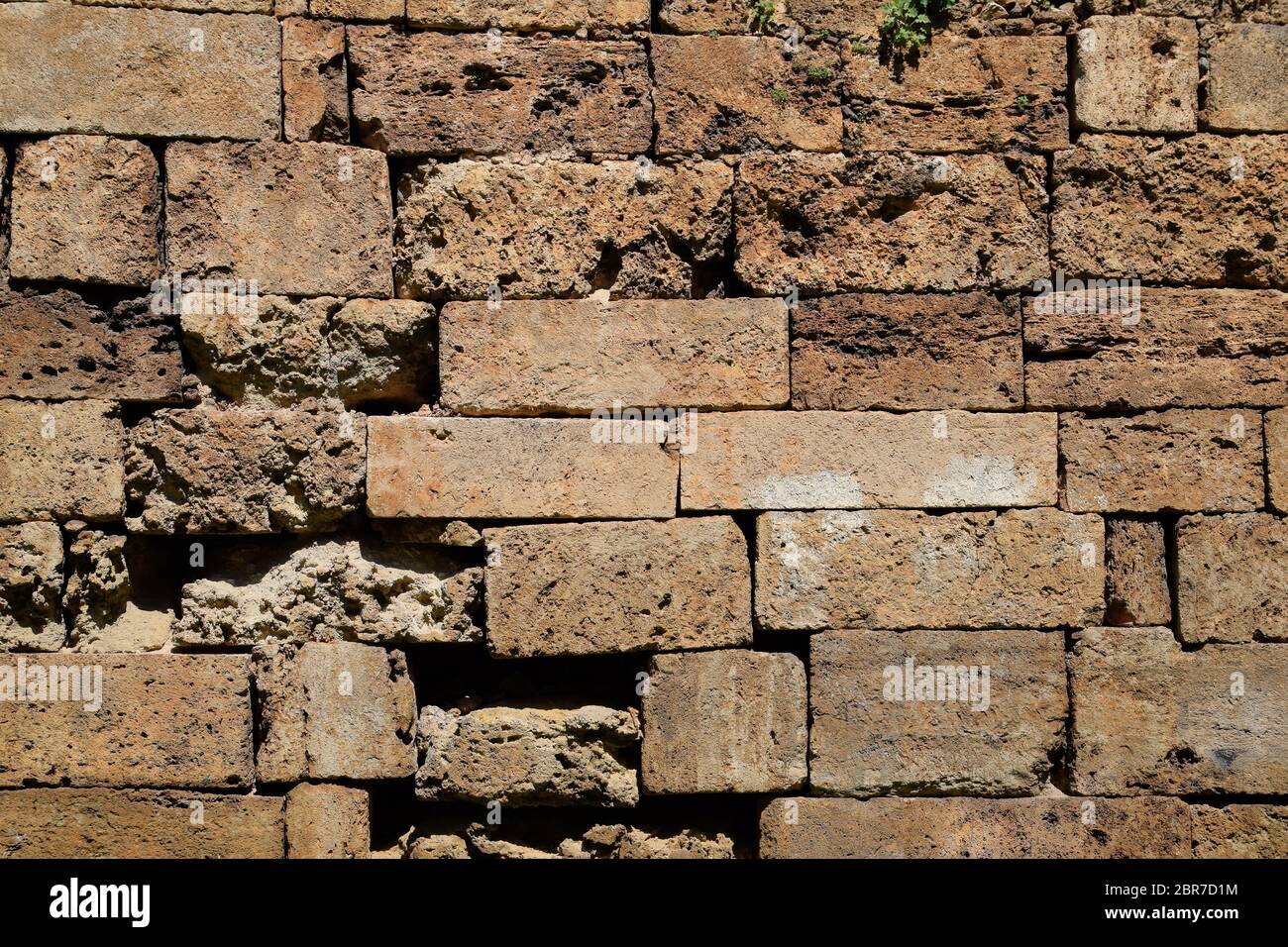 Limestone medieval wall stone blocks hi-res stock photography and ...