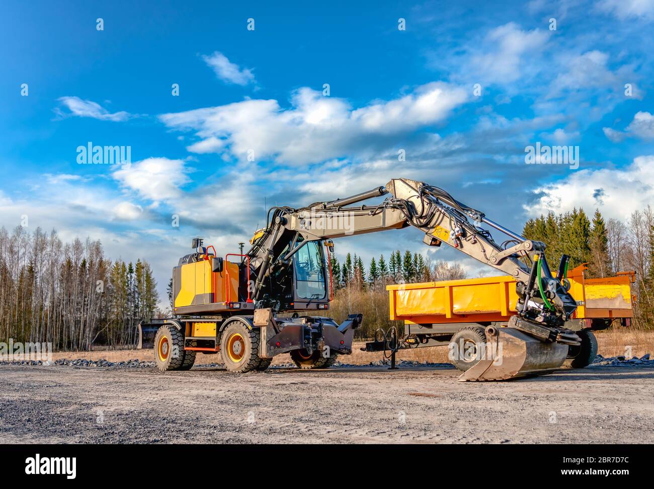 Moving excavator hi-res stock photography and images - Alamy