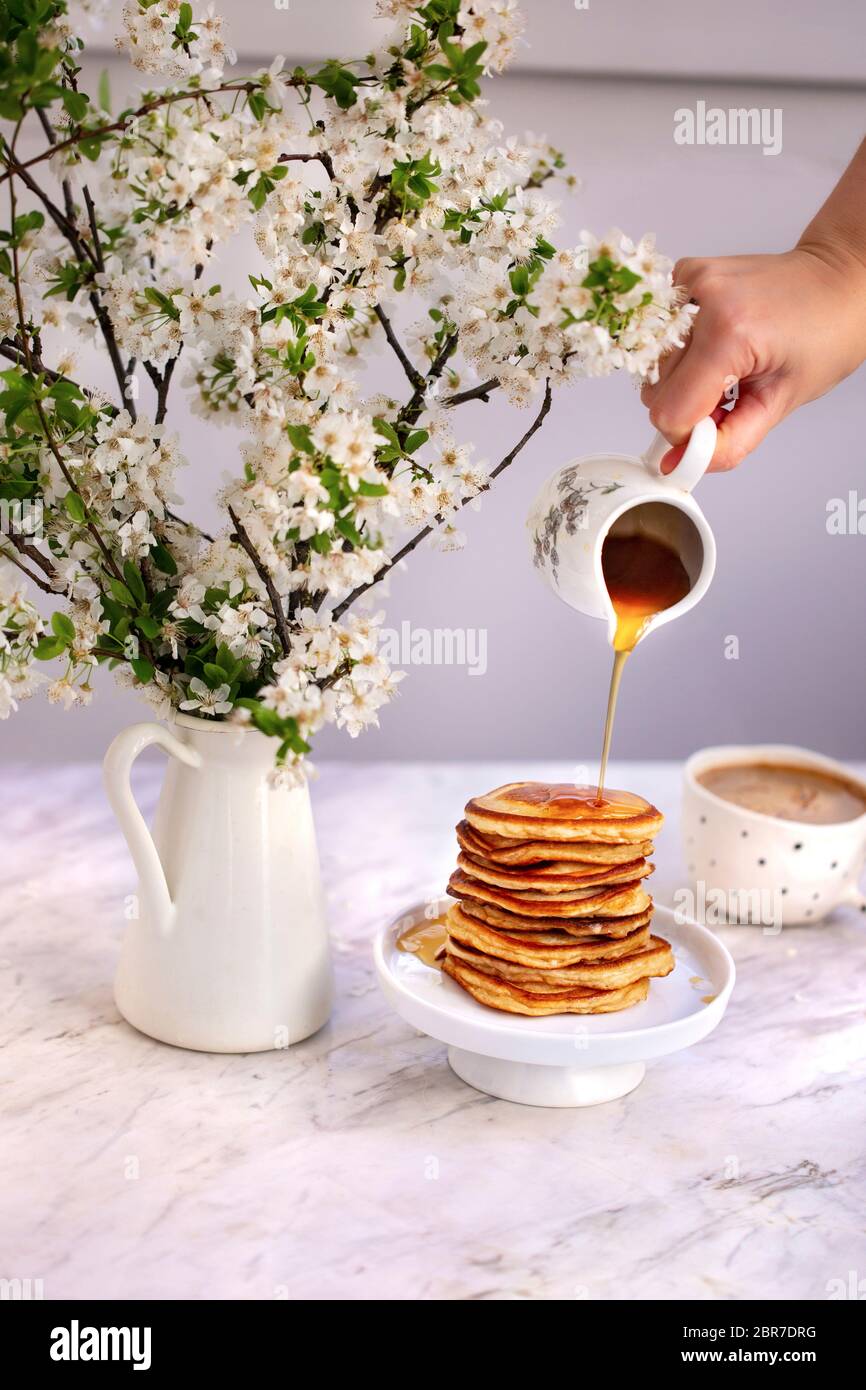 Syrup drizzling hi-res stock photography and images - Alamy