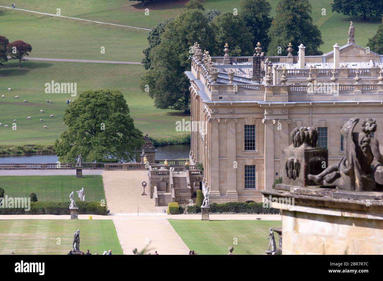 Chatsworth house exterior hi-res stock photography and images - Alamy