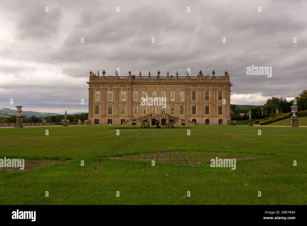 Chatsworth house exterior hi-res stock photography and images - Alamy