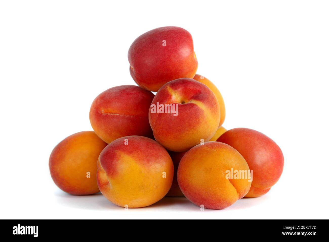 Red apricots hi-res stock photography and images - Alamy
