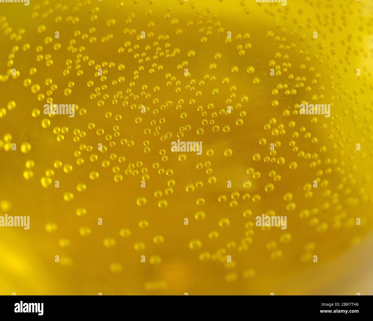 bubbles in a fizzy drink carbonated beverage soda Stock Photo - Alamy