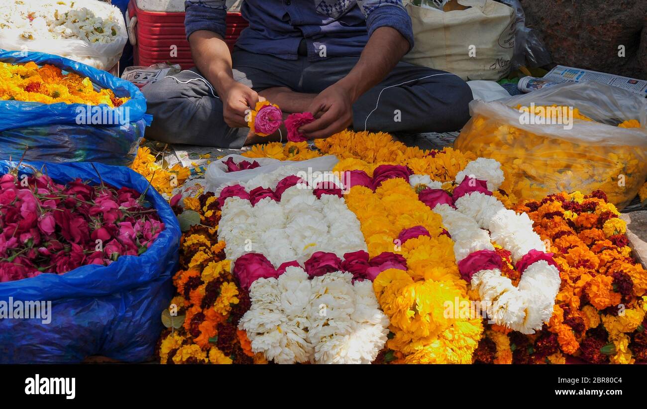 Indian garland hi-res stock photography and images - Alamy