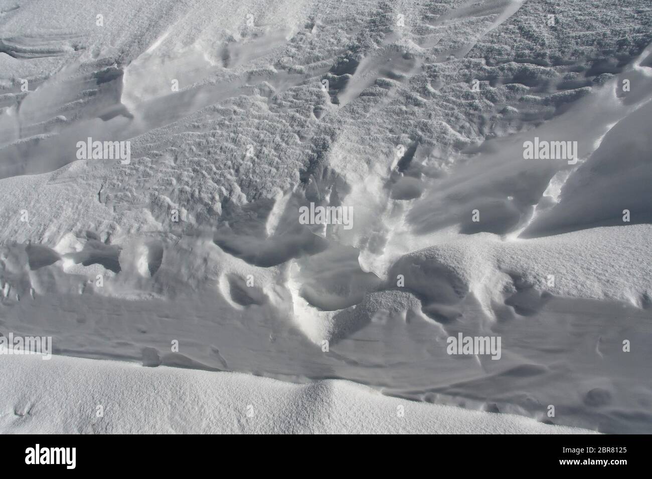 Avalanche Snow Slab Layers With Weak Fractures Stock Photo - Alamy