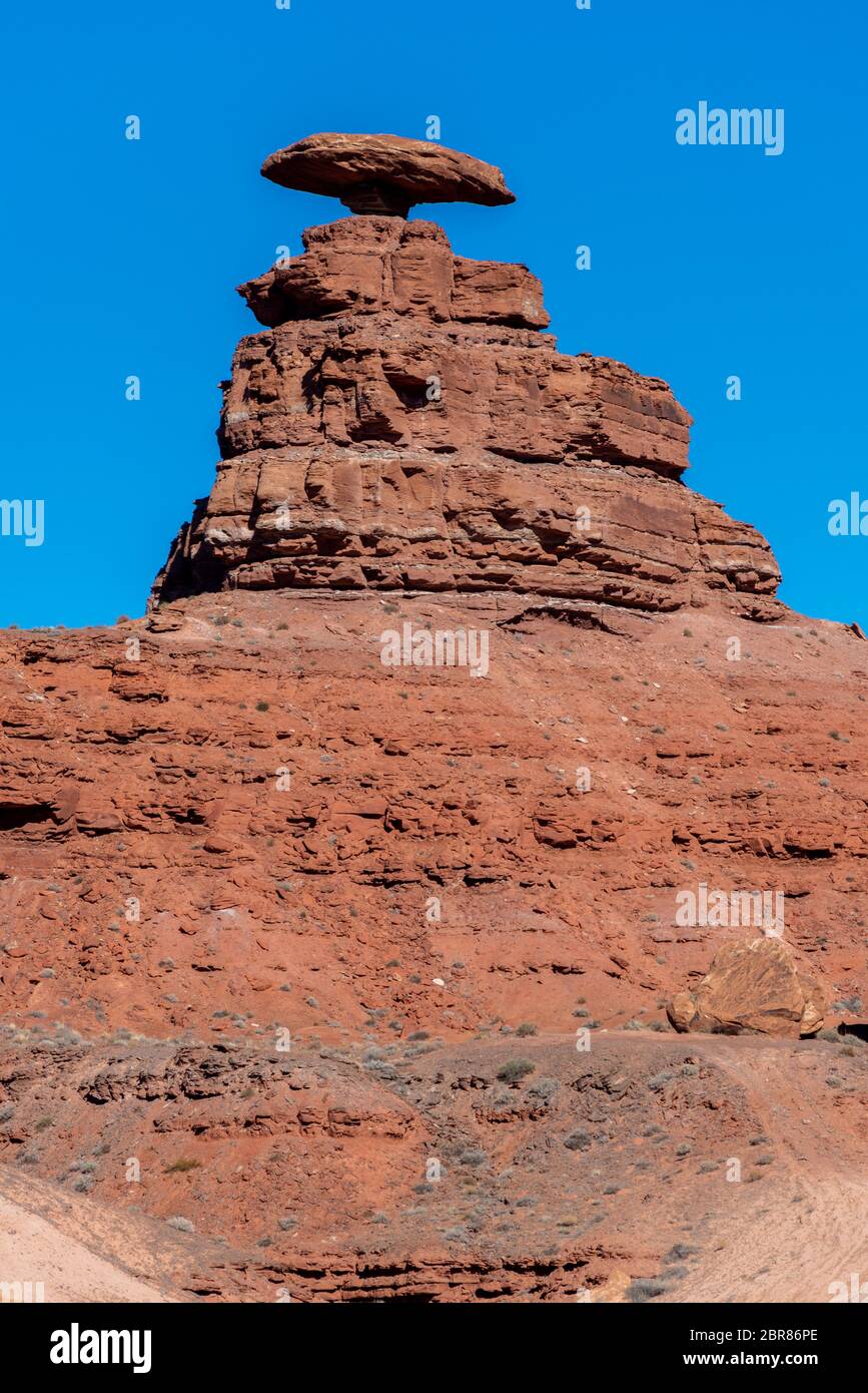 Rock formations named Hat Rock in Utah Stock Photo - Alamy