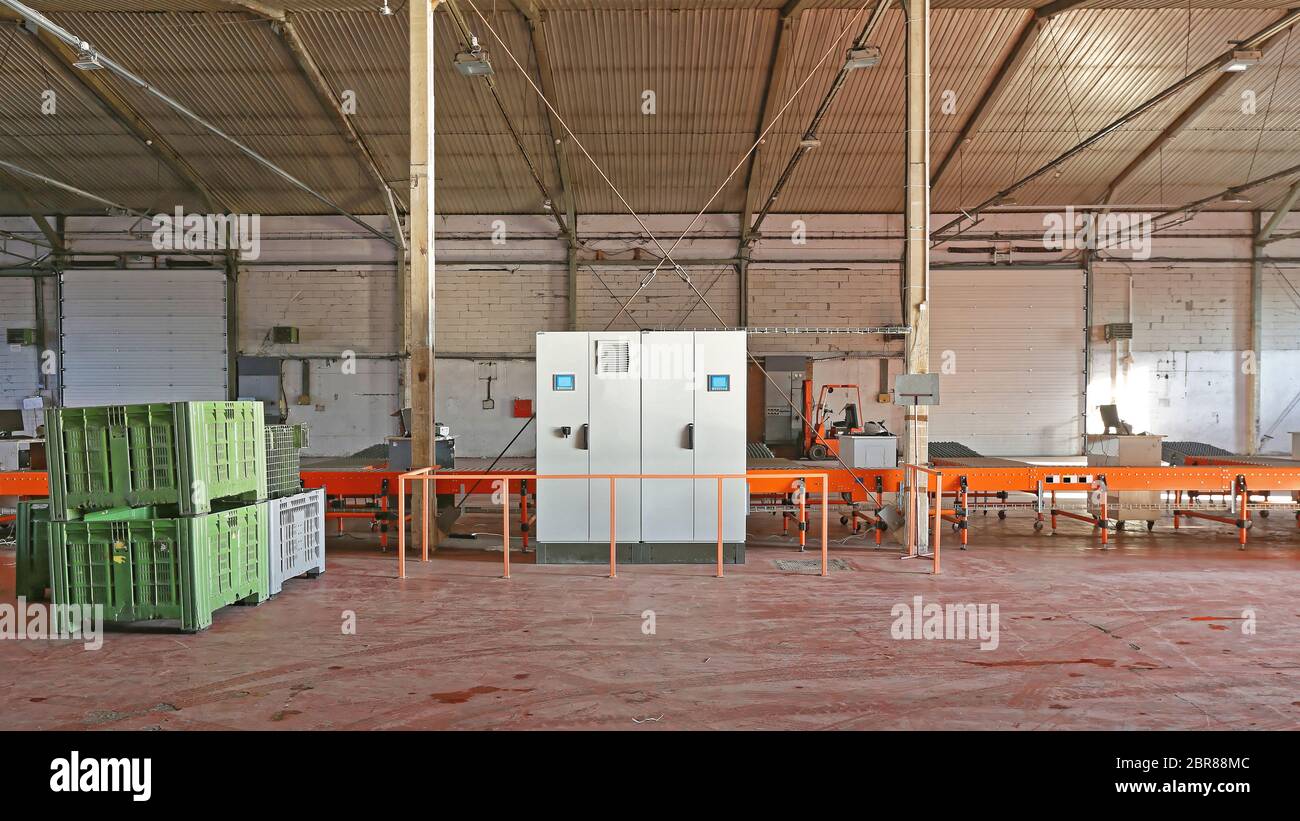 Conveyor roller hi-res stock photography and images - Alamy