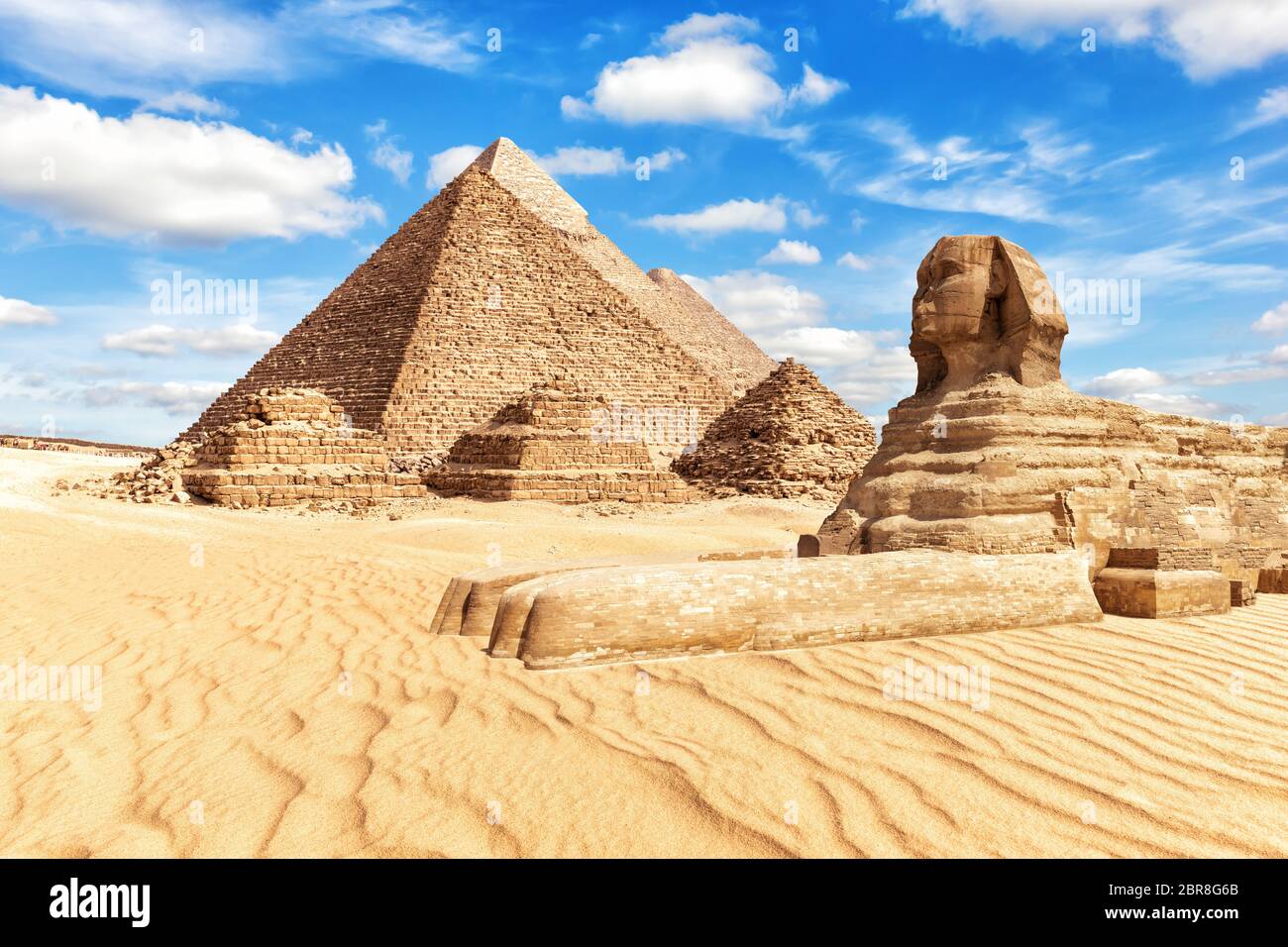 View on the Great Sphinx and the Pyramids in Giza Stock Photo - Alamy