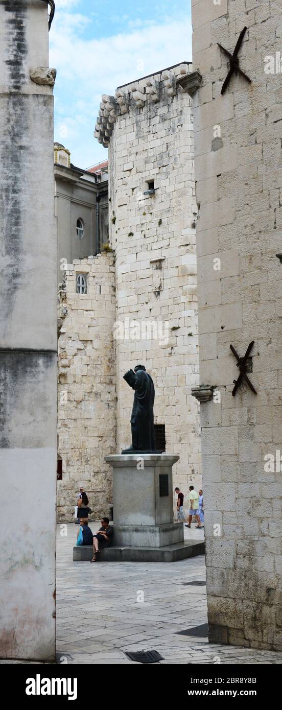 Statue of Marko Marulić at the fruit square in the Diocletians Palace ...