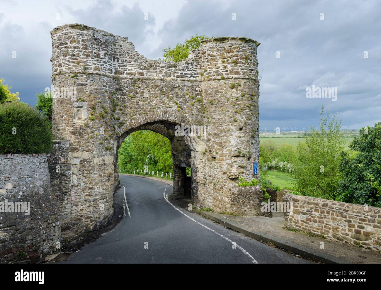 Ancient gateway winchelsea hi-res stock photography and images - Alamy