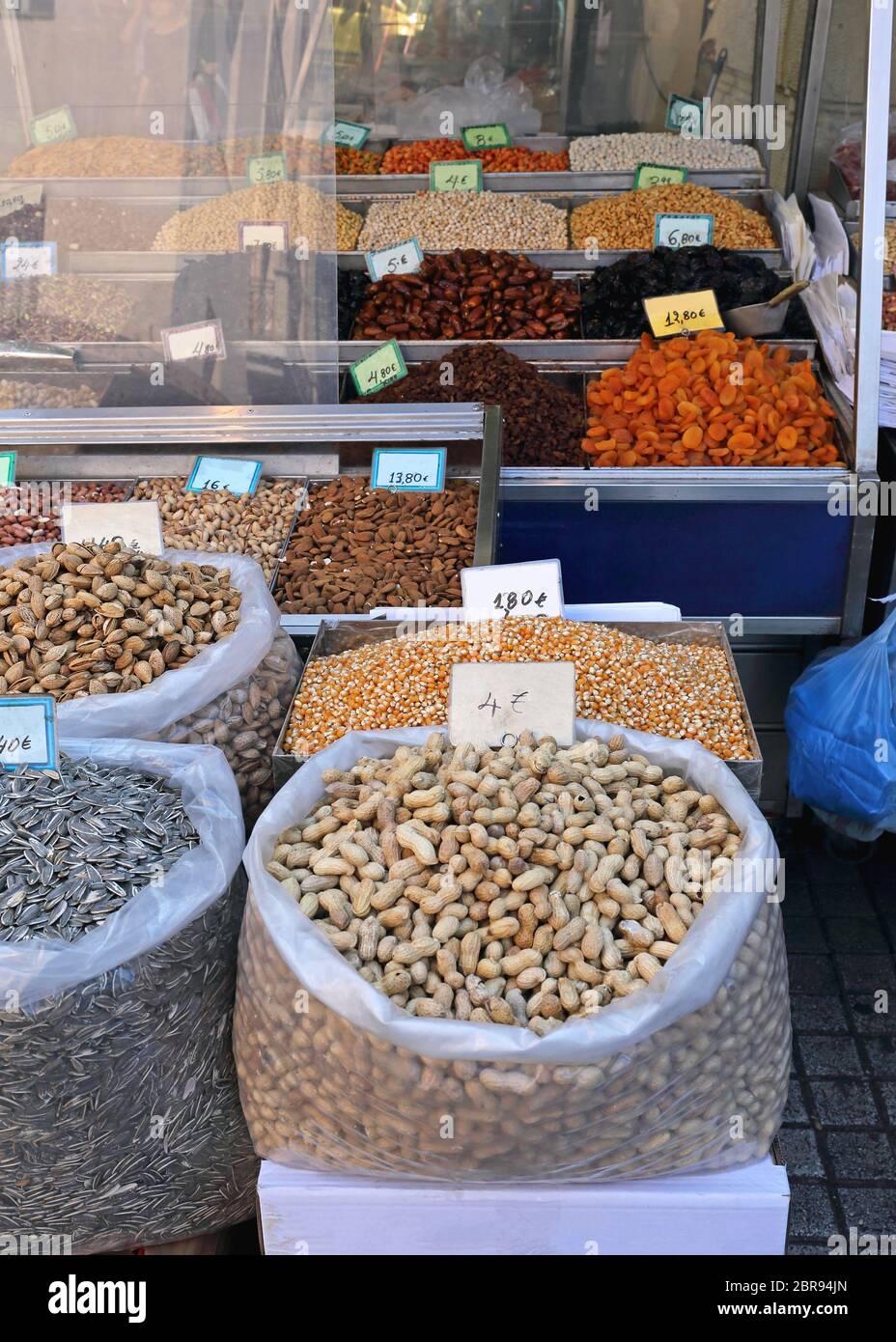 Jumbo peanuts hi-res stock photography and images - Alamy