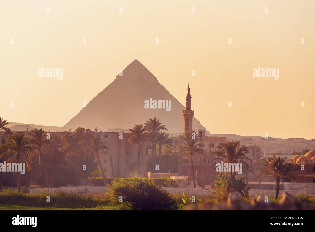 Giza pyramid complex city hi-res stock photography and images - Alamy