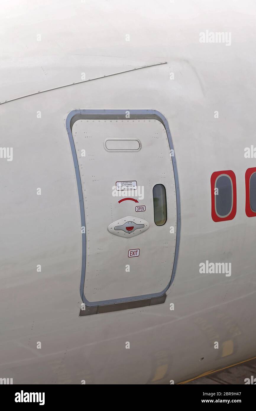 Airplane door hi-res stock photography and images - Alamy