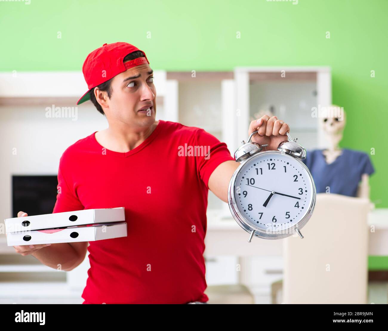 Pizza time handsome delivery hi-res stock photography and images - Alamy