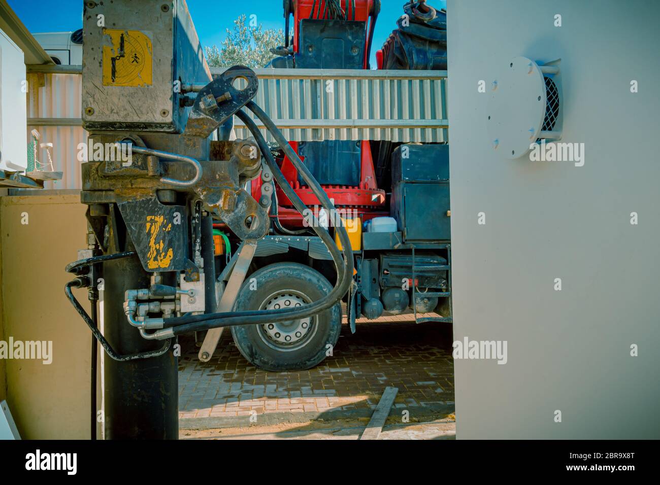 Lifting heavy pipe hi-res stock photography and images - Alamy