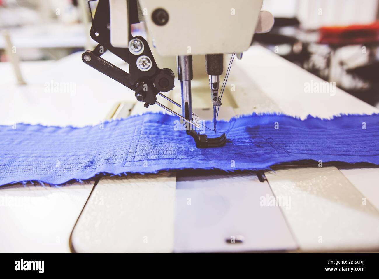 sewing machine with thread Stock Photo - Alamy
