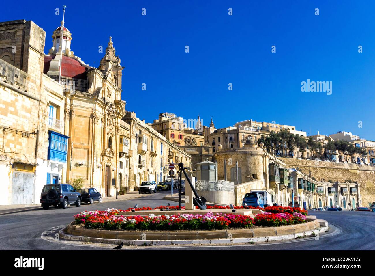 Roundabout covered with flowers in the waterfront in Valletta, Malta ...