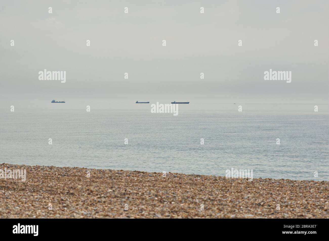 Cargo ships english channel hi-res stock photography and images - Alamy