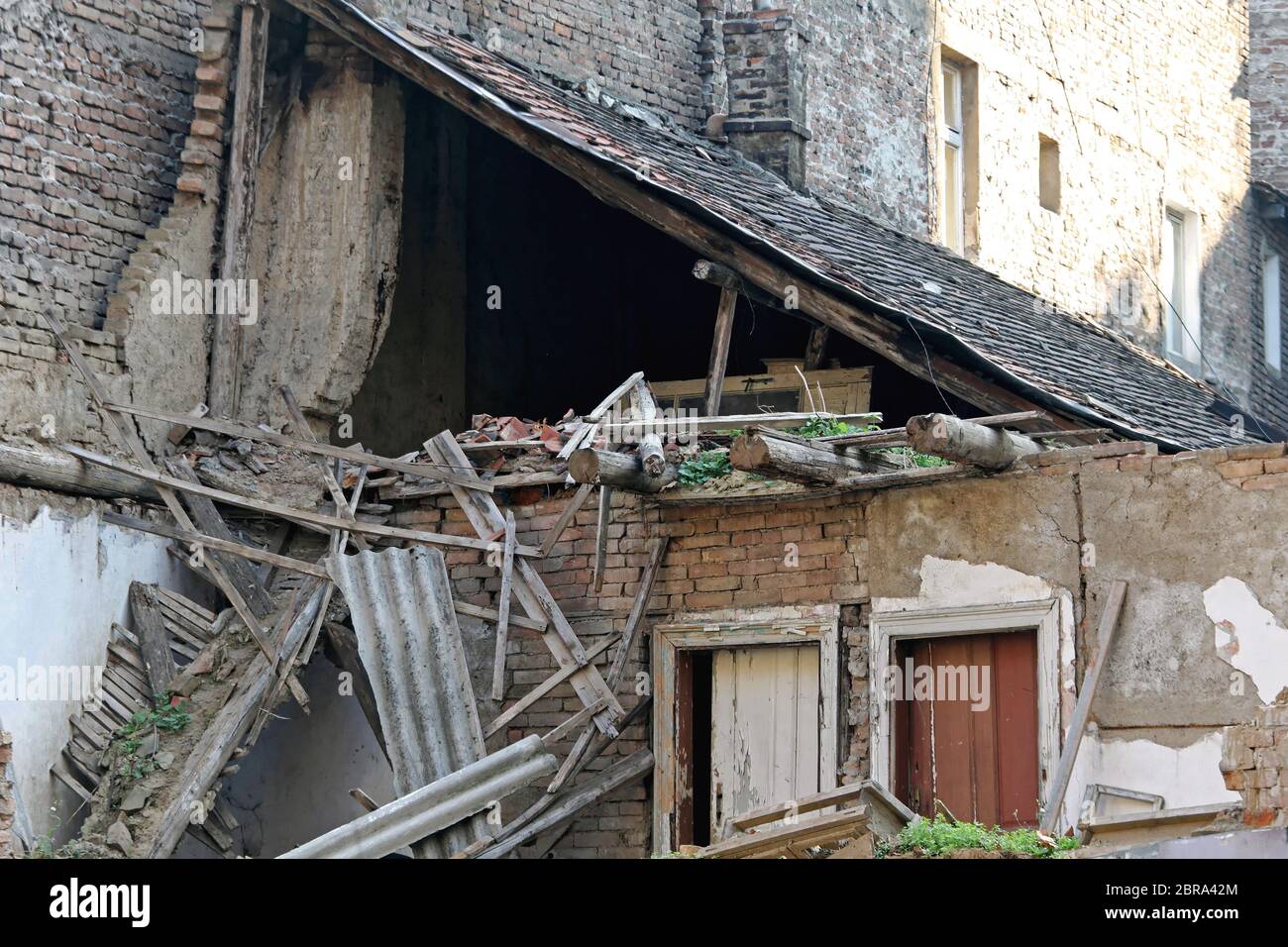 Ruined Small House After Earthquake Damage Collapse Stock Photo - Alamy