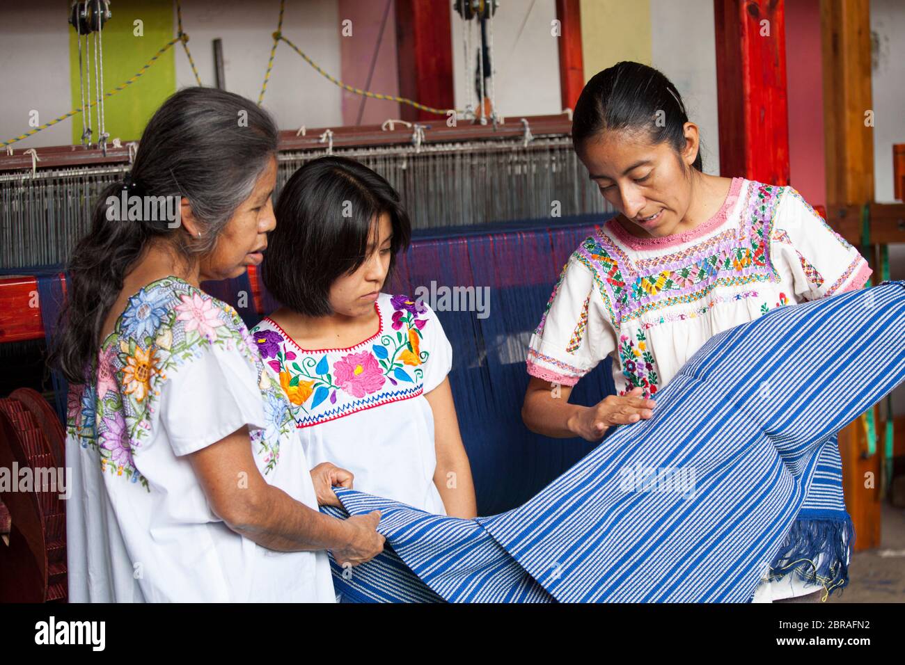 Indian textile industry women hi-res stock photography and images - Alamy