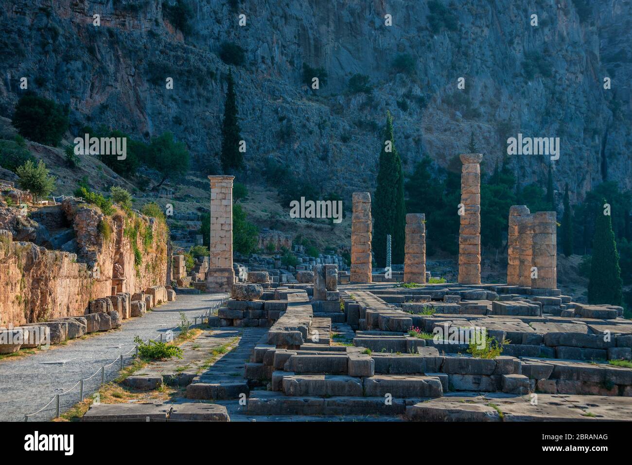 Delphi sculptures hi-res stock photography and images - Alamy