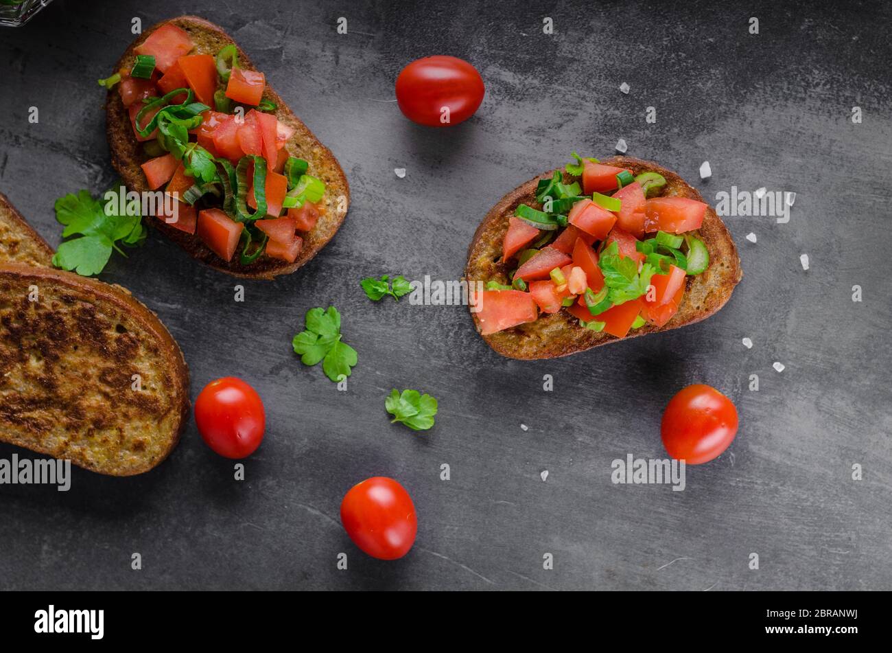 French garlic toast with vegetable salad, food photography, delish bio ...