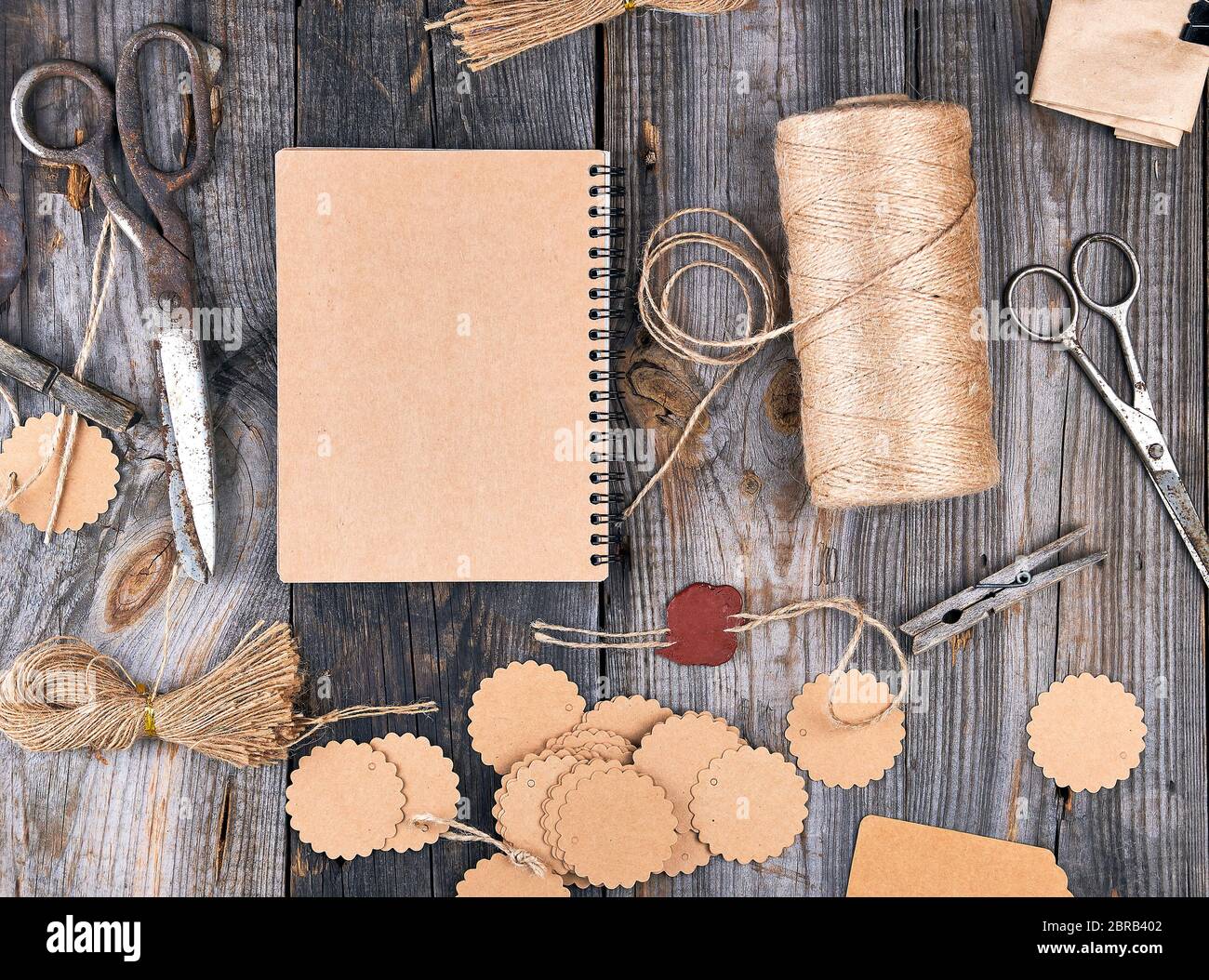 Notepad board outline hi-res stock photography and images - Alamy