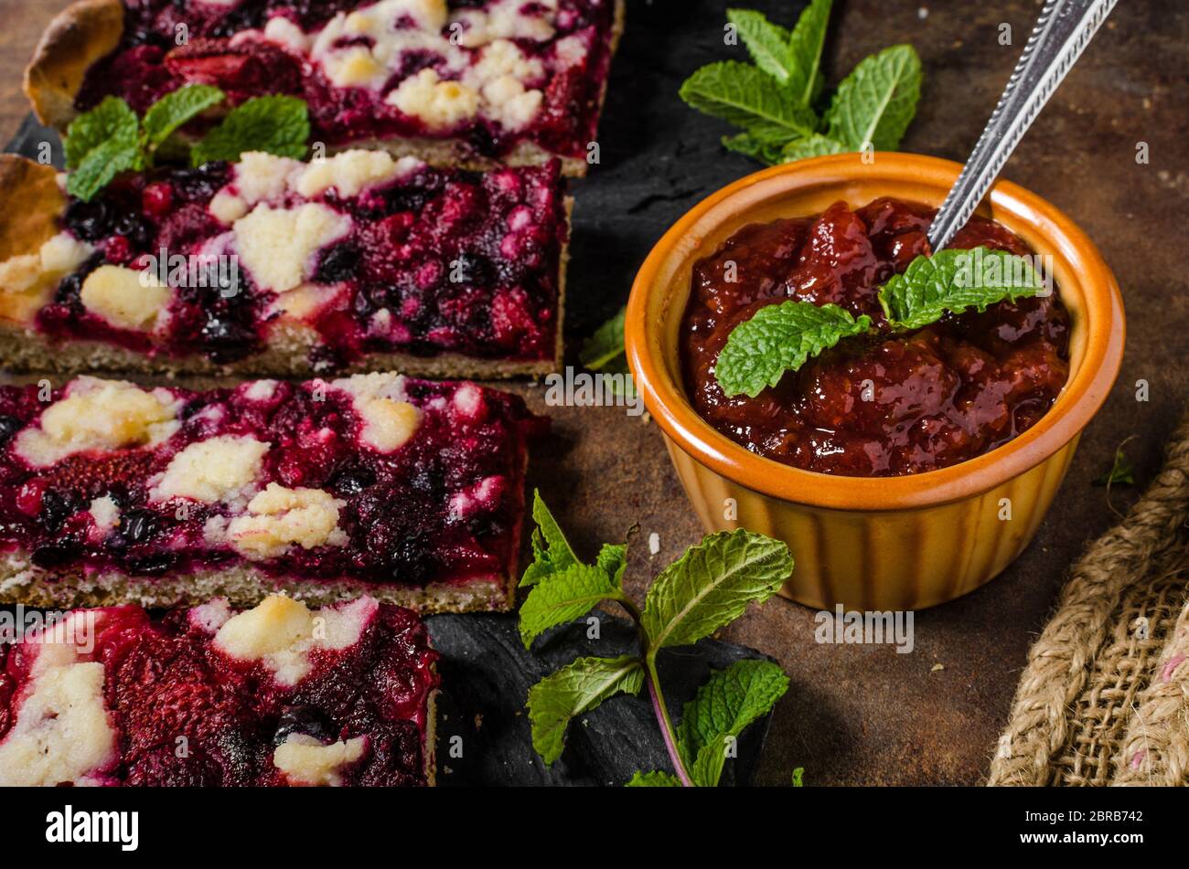 Traditional Czech crumble with berries, delicious simple crumble ...