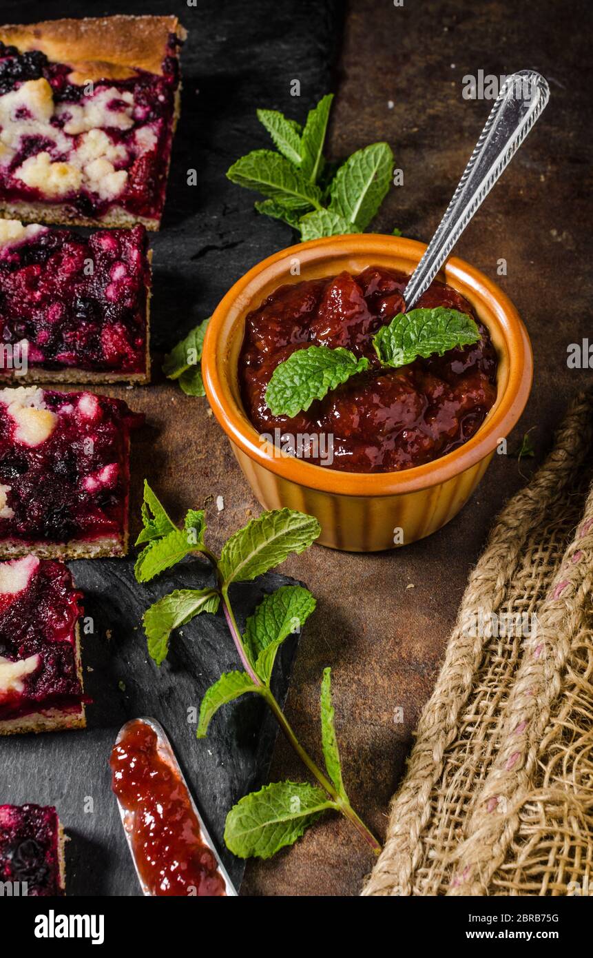 Traditional Czech crumble with berries, delicious simple crumble ...