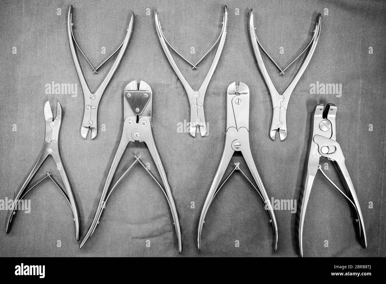 Surgical wire cutter hi-res stock photography and images - Alamy