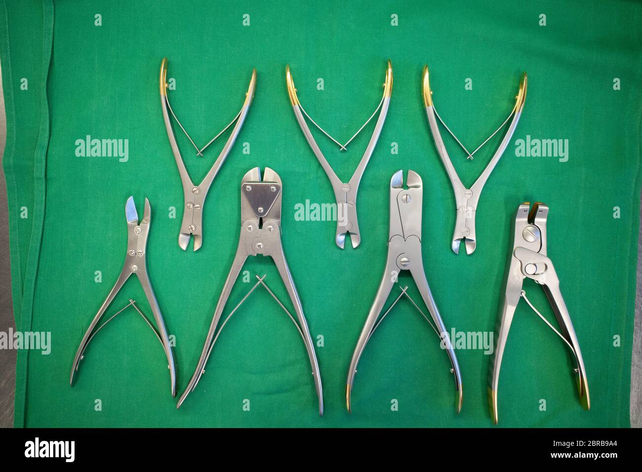 Surgical wire cutter hi-res stock photography and images - Alamy