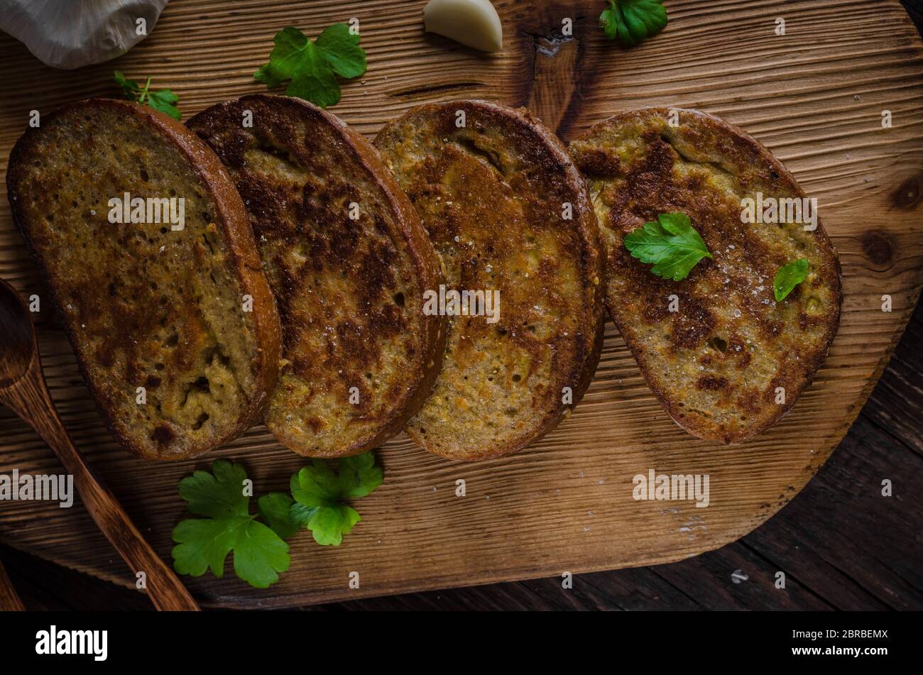 French garlic toast with vegetable salad, food photography, delish bio ...