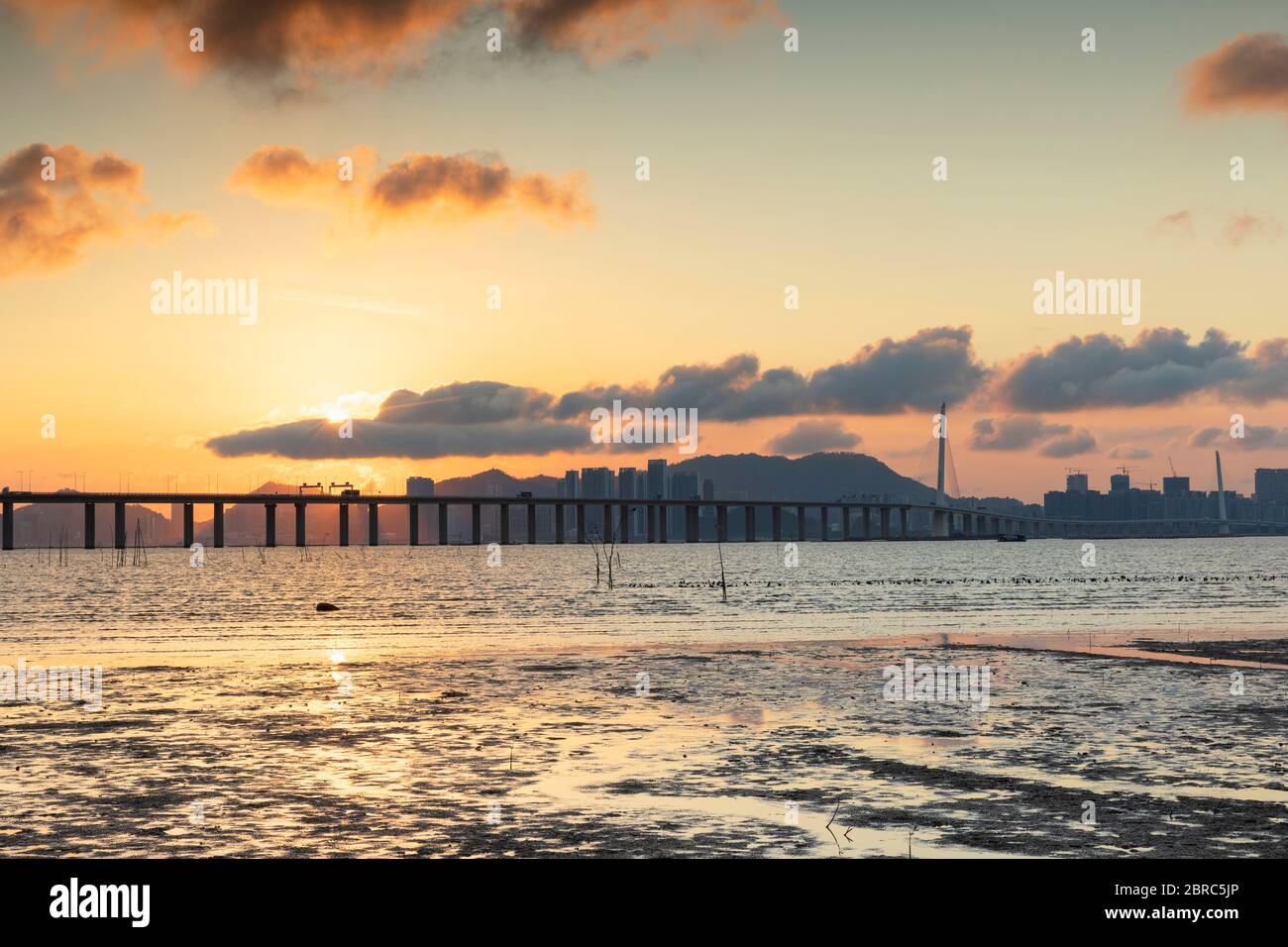 Shenzhen border bridge hi-res stock photography and images - Alamy
