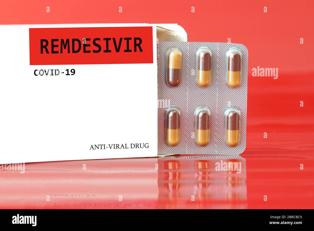 Covid 19 anti viral pill hi-res stock photography and images - Alamy