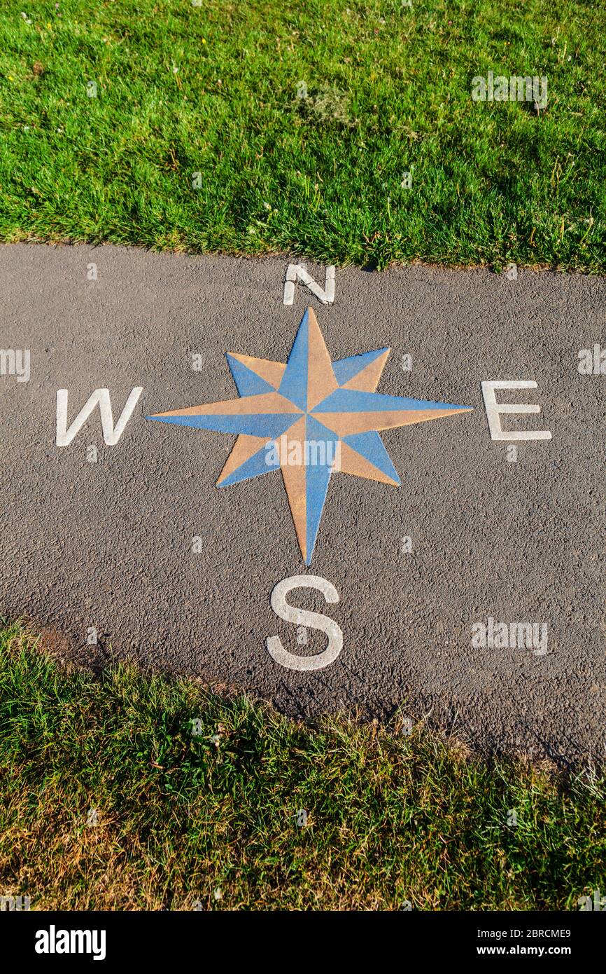 Compass points hi-res stock photography and images - Alamy