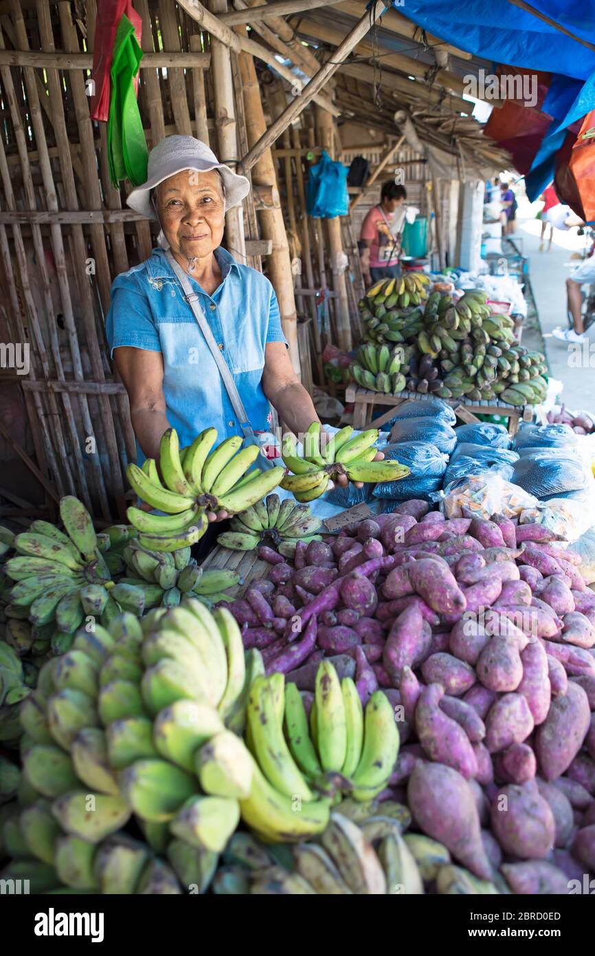 Philippine local market hi-res stock photography and images - Alamy