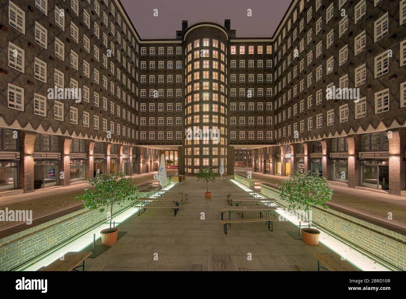 Sprinkenhof illuminated hi-res stock photography and images - Alamy